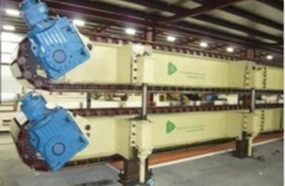 China Máquina discontinua 55KW del panel de bocadillo de la PU para el braguero de acero del tejado en venta