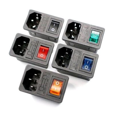 Κίνα Rocker κόκκινου φωτός EC320 C14 ο διακόπτης ελίωσε το αρσενικό βούλωμα 125V 10A συνδετήρων κολπίσκων θρυαλλίδων προς πώληση