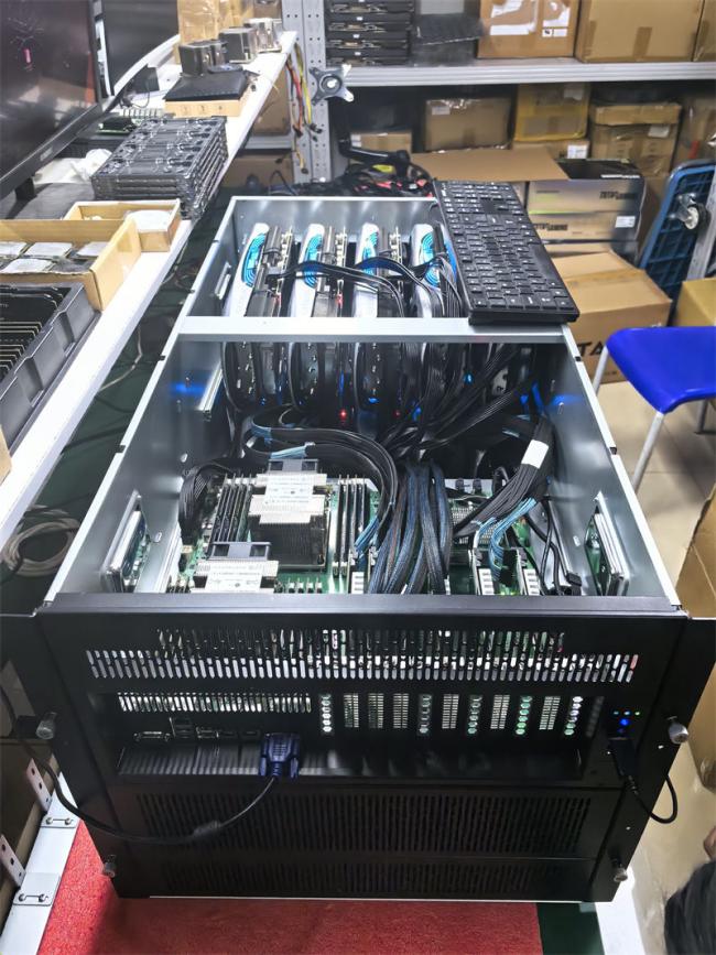 Detailed view of SQ9U10 Server's power supply configuration
