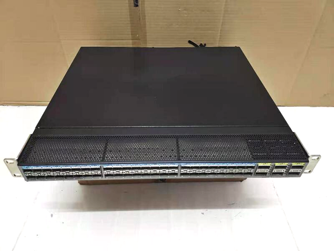 CE6851-48S6Q-HI switch side view