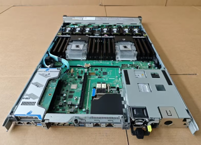 Detailed view of server components