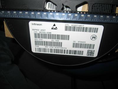 Cina BSP452 - Infineon Technologies AG - MiniPROFET (FET verticale di potere di N-Manica con la pompa di carica) in vendita