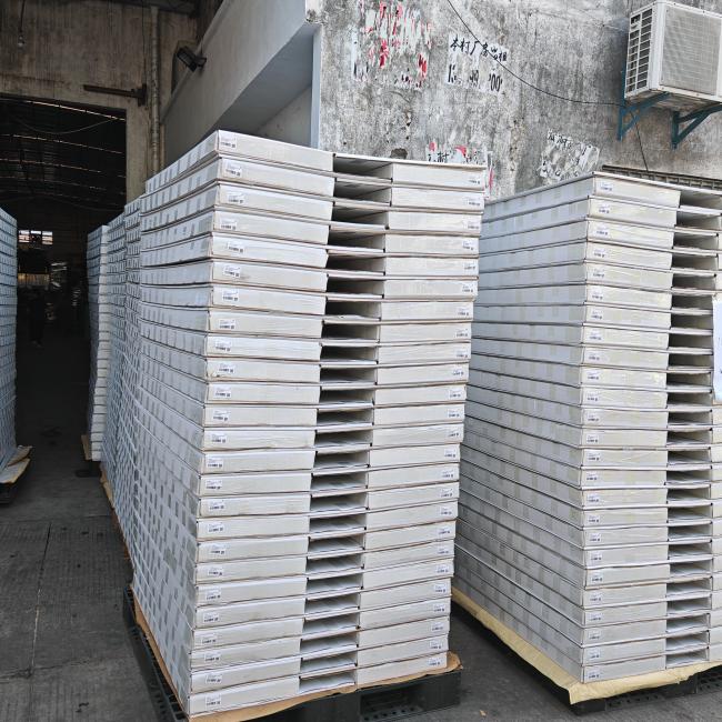 Quality inspection of polycarbonate panels