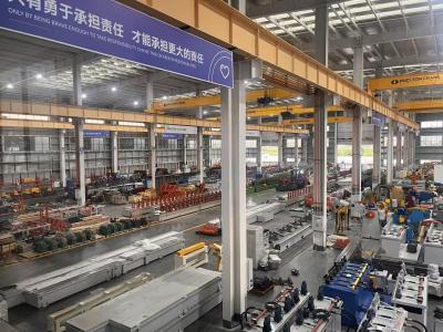 China Sector de la energía solar, former de rodadura en frío    operación automatizada y perfecta compatibilidad con componentes fotovoltaicos en venta