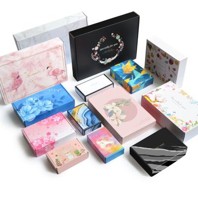Cina Art Paper 400g ha ondulato il regalo d'imballaggio di carta del costume dell'abito della scatola in vendita