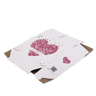 China Pantone OEM Debossing Foldable Packaging Box For Shipping Mailing for sale