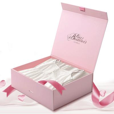 China 800g 1200g 1500g Cardboard Foldable Packaging Box With Ribbons for sale