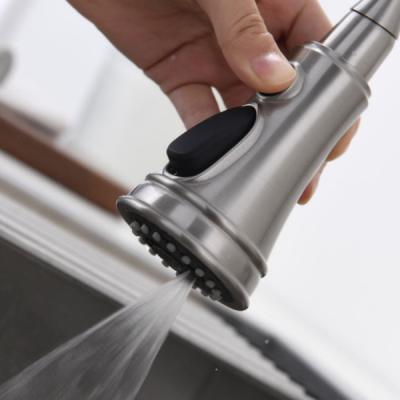 Cina L'acciaio inossidabile SUS304 estrae i rubinetti Monobloc della cucina dello spruzzatore del modo del rubinetto di miscelatore del lavandino 3 in vendita