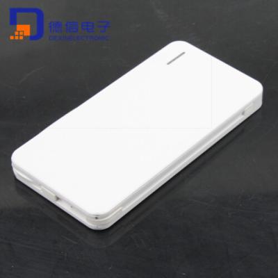 中国 8000mAh 作り付けのマイクロ USB 携帯用力銀行(LCPB-LS013) 販売のため