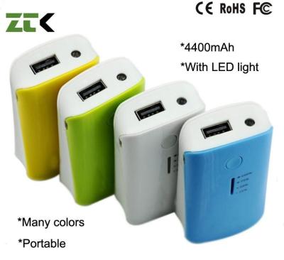Cina La Banca portatile 4400mAh di potere metropolitana di Ipad/del telefono cellulare con la luce del LED in vendita