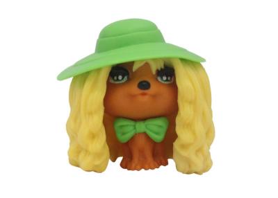 Cina Il cane di plastica del fumetto ambientale del PVC gioca amabile con peli gialli ondulati in vendita