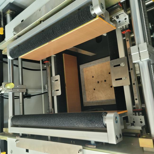 DG500HF DG600HF Rigid Box Wrapping Machine for Gift Box Final Forming Process