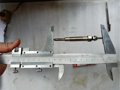 中国 CAT E320D 3054C 3054E C4.4 エンジンのための12V ライトプラグ 453-3510 販売のため