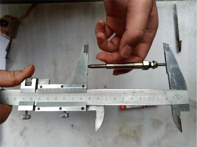 中国 CAT E320D 3054C 3054E C4.4 エンジンのための12V ライトプラグ 453-3510 販売のため