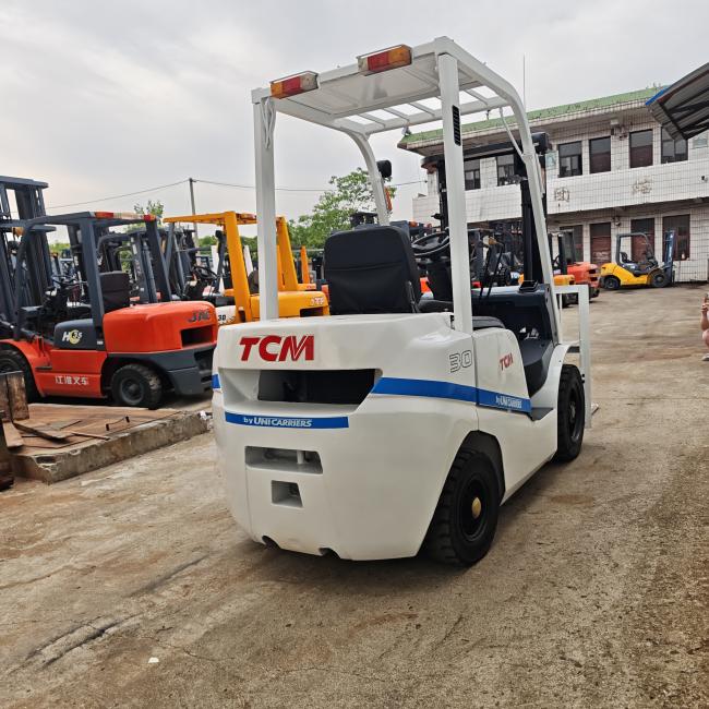 Used TCM Diesel Forklift side view