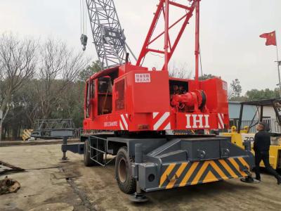 China Red 110KW 2100RPM Full Rotary 40T Tire Mounted Crane for sale