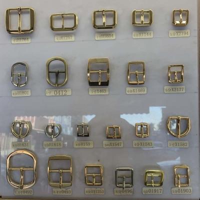 中国 人/女性の靴の衣服のための亜鉛合金DロールPinのバックル 販売のため