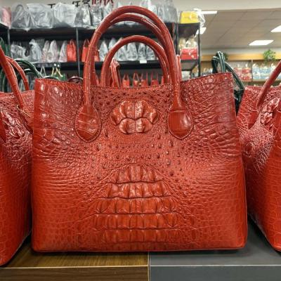 Cina Tessuto medio 32x28x15cm Microfiber della pelle di coccodrillo del Faux di Handfeeling rosso in vendita