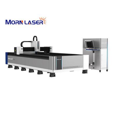 Cina 1500*3000mm China cheap price high speed carbon silver laser cutting machine with 1 kw for sale in vendita