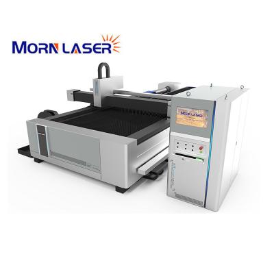Cina 1500*3000mm 2000W made in china fiber optic laser cutting for metal price in vendita