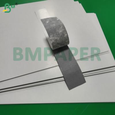 Cina Carta da poker con anima nera lucida da 310 g 320 g per carte da gioco anti-sbirciatina 8,5'' x 11'' in vendita