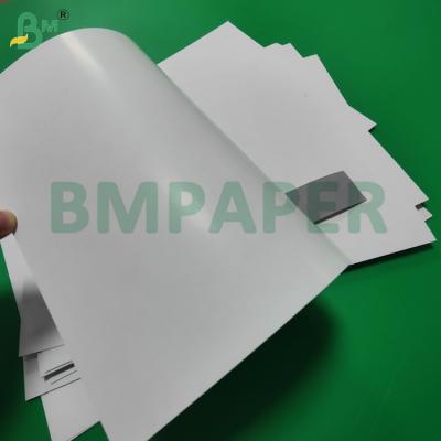Cina Carta da poker con anima nera lucida da 310 g 320 g per carte da gioco anti-sbirciatina 8,5'' x 11'' in vendita