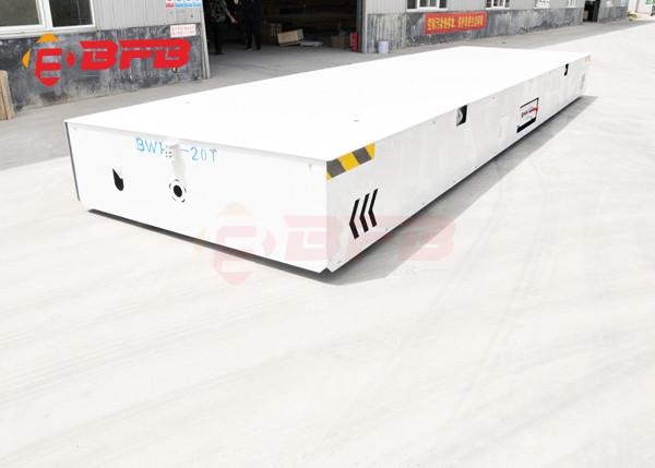 20 톤은 부품을 이동하기 위한 플랫폼을 이동시킵니다