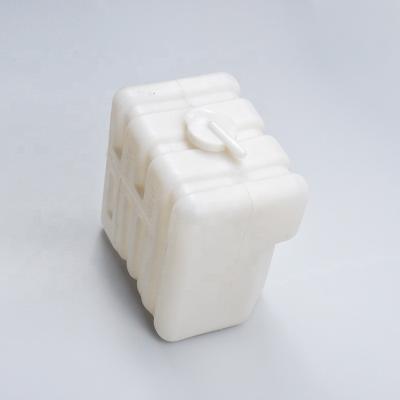 China Tanque de expansão de refrigerante Yuchai 3L Capacidade para modelos YC135 YC230 YC210 à venda