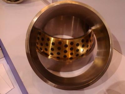 中国 球接合箇所軸受けGE70ES、GE80ES、軸スリットが付いている球形の明白な軸受けのGE90ES 販売のため