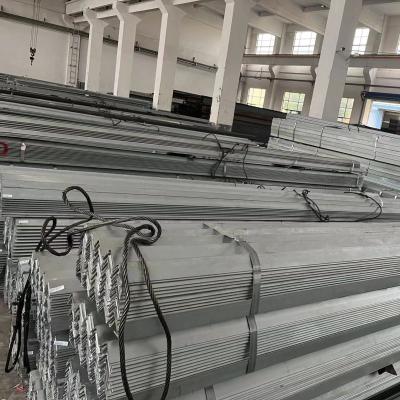 Cina Angolo triangolare laminato a caldo di acciaio inossidabile dentro il raggio 0.18mm 1,5 libbre in vendita