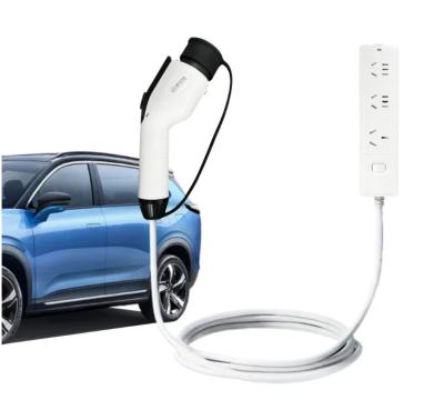 Cina tipo 16A - 2 la pistola esterna di scarico del cavo di scarico della batteria di 16kw EV decolla l'incavo del commutatore in vendita