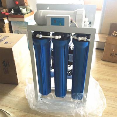 China 200 / 400 van het de Omgekeerde Osmosewater van GPD de Filtratiesysteem/Drievoudige Waterfilter met 11G-Staaltank Te koop