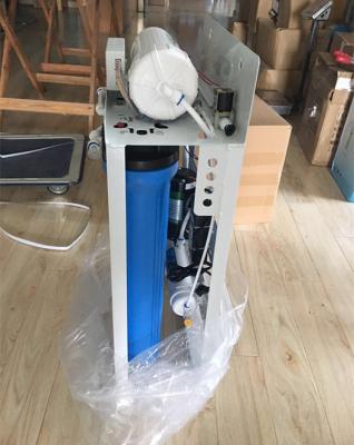 China 200 / 400 van het de Omgekeerde Osmosewater van GPD de Filtratiesysteem/Drievoudige Waterfilter met 11G-Staaltank Te koop