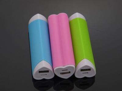 Cina La Banca di alimentazione di emergenza di USB del rossetto di forma del cuore per Iphone/IPod, variopinta in vendita