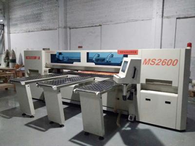 Cina La sega del fascio del pannello di CNC 50hz, fascio del computer 2000rpm ha visto la lega di alluminio in vendita