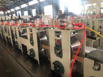 Cina macchina del protettore d'angolo di spessore di 2mm dieci gruppi di controllo di frequenza in vendita