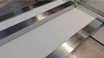 China Gran filtro de aire máquina de pliegue de papel velocidad de alimentación 1,5 m por minuto ajustable en venta