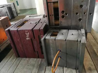 China Diseño plástico de encargo material del hogar del molde de la cavidad del moldeo a presión HASCO uno de los PP en venta