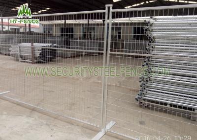 China Los paneles temporales rojos de la cerca de la construcción, cercado de seguridad montado fácil del metal en venta