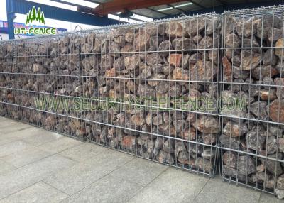 China Fio decorativo soldado resistente das cestas 5.0mm de Gabion com 75 furo do × 75mm à venda