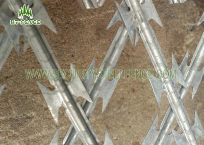 China Pulverice el cercado/completamente de la malla de alambre de la maquinilla de afeitar de la capa tipo cerca de alambre soldada con autógena de la maquinilla de afeitar en venta