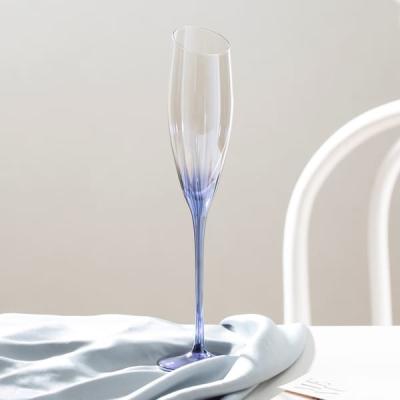 Chine L'arc-en-ciel a incliné la longue tige Champagne Glasses 6 onces de 172ml de bleu de gradient à vendre