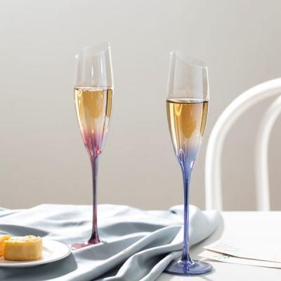 Chine L'arc-en-ciel a incliné la longue tige Champagne Glasses 6 onces de 172ml de bleu de gradient à vendre