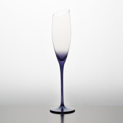 Chine L'arc-en-ciel a incliné la longue tige Champagne Glasses 6 onces de 172ml de bleu de gradient à vendre