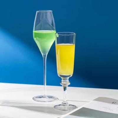 Chine Verre soufflé clair Champagne Glasses Vintage Lead Free 7.5oz de main de l'ondulation 215ml à vendre