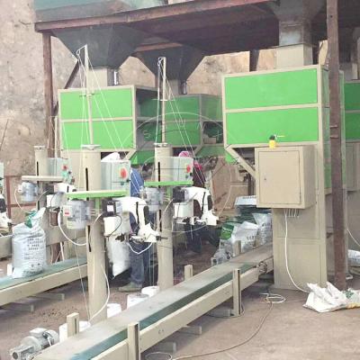 Chine Améliorez votre processus d'emballage avec une machine semi-automatique d'engrais biologiques organiques à vendre