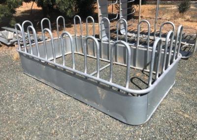 Chine Corrosion Proof Cattle Big Square Bale Feeder 2.8x1.4x1.3m à vendre