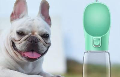 Cina Bottiglia di acqua portatile a perfetta tenuta del cane del cane di Eco della bottiglia di acqua amichevole di viaggio in vendita