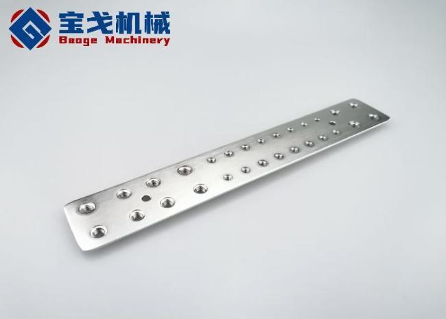 The Power Distribution Cabinet Drilled with Nickel-Plated Copper Bus Bars