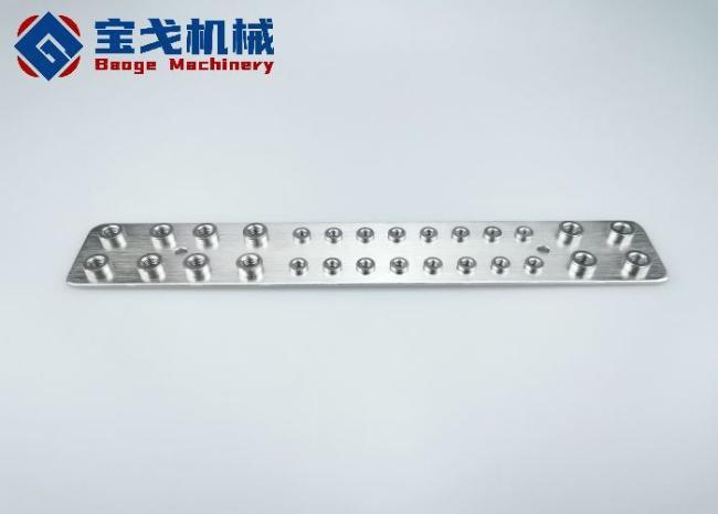 The Power Distribution Cabinet Drilled with Nickel-Plated Copper Bus Bars